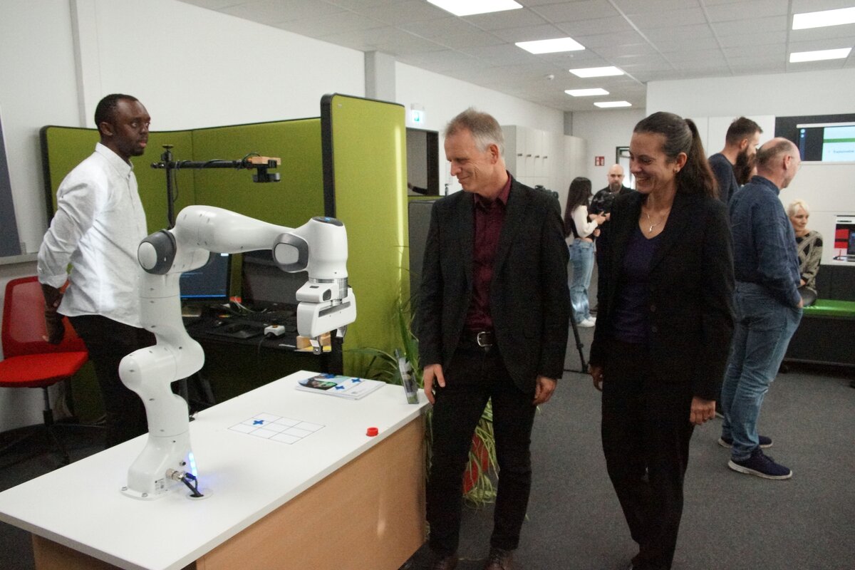 Robotik-Labor an der Fakultät Informatik eingeweiht // 15.11.2022